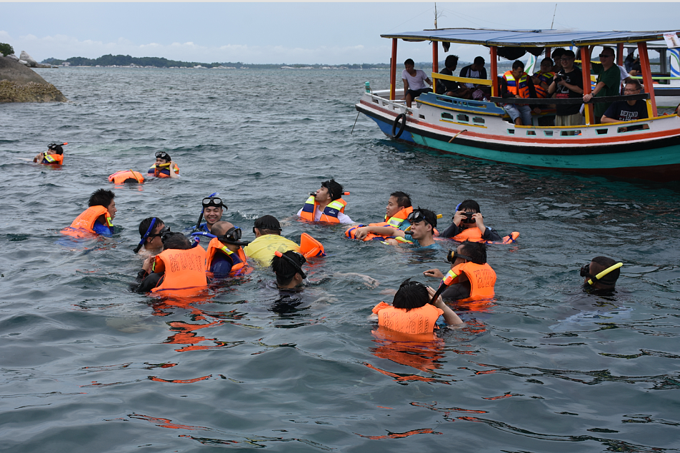 Wisata Seru Snorkeling di Pulau Lengkuas Belitung